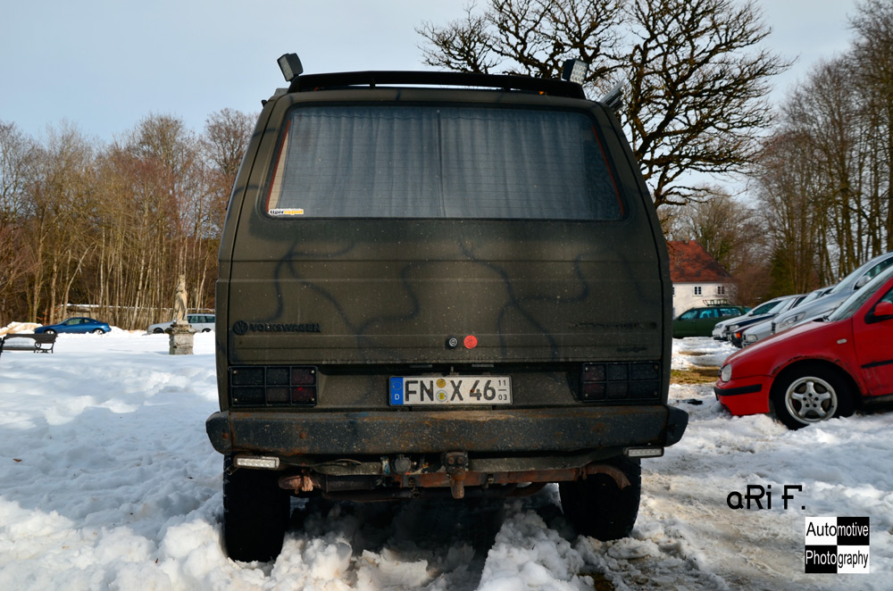 VW Bus T3 Syncro Bundeswehr-Version (1980–1984) Heckansicht ...